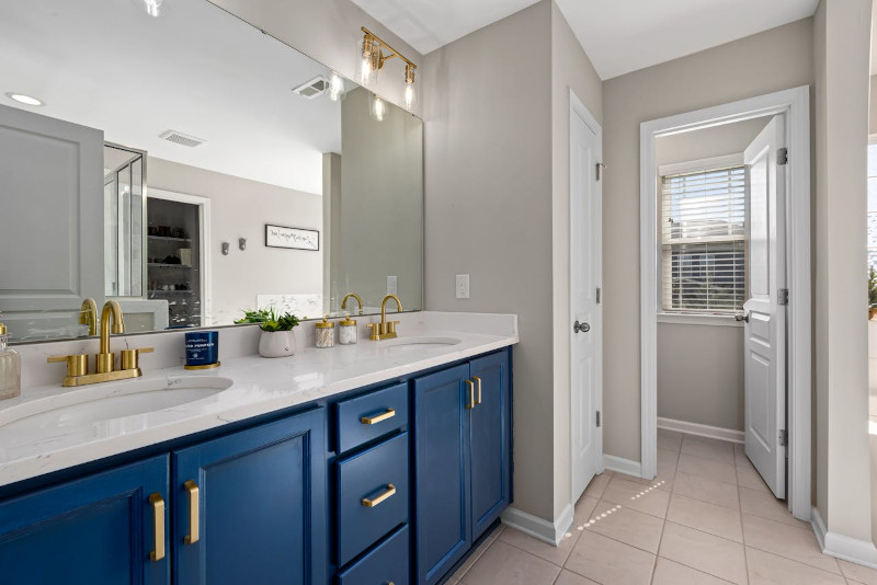 Small Bathroom Renovations | Custom Bathroom Designs